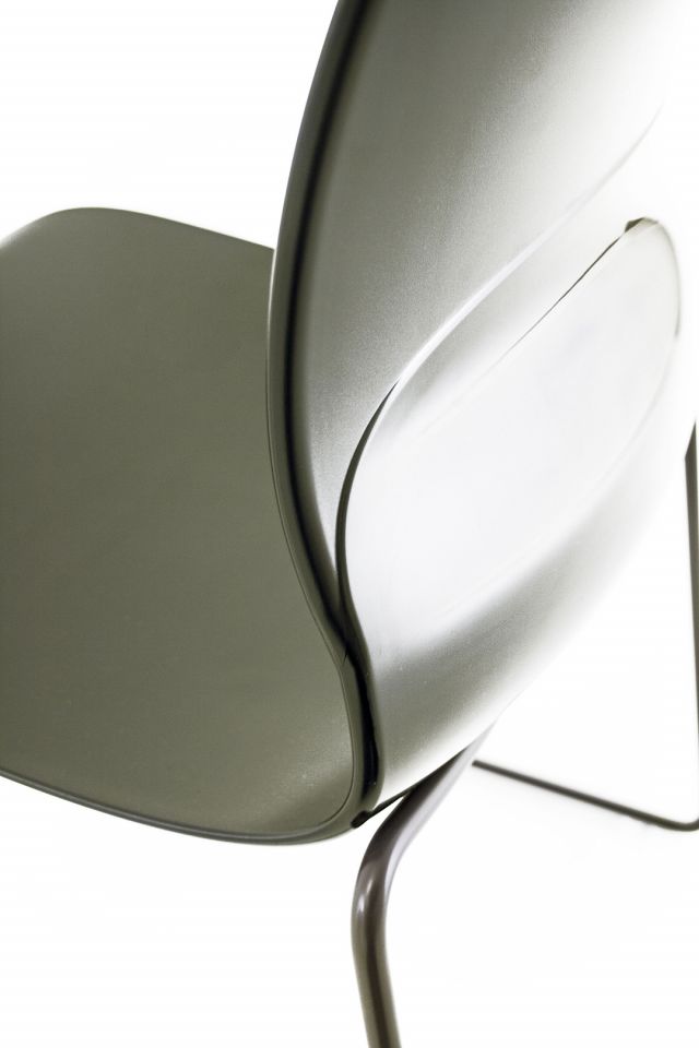 ARCHIE – Chair with unique design in several variants – EFG
