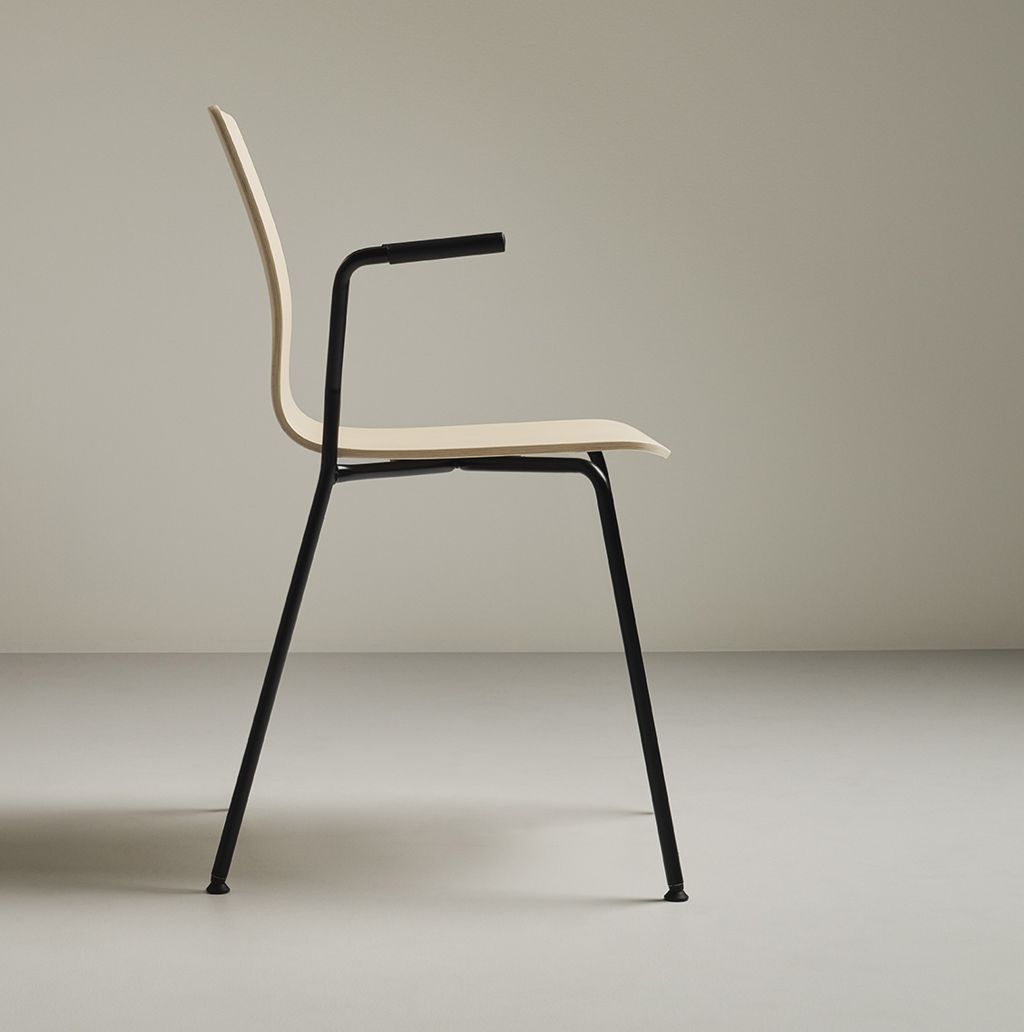 NOVA – Flexible chairs for meeting- and dining rooms – EFG