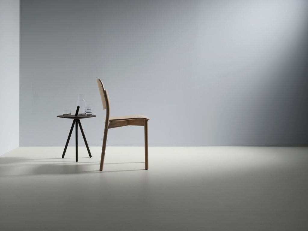 ZOE – Chair in ash or oak with a Scandinavian design – EFG