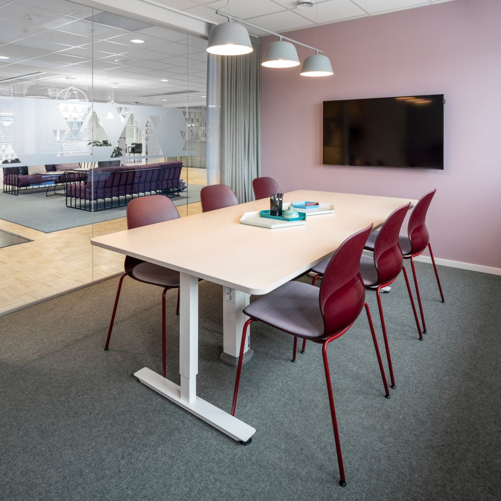 Meeting table – EFG Izi Effect